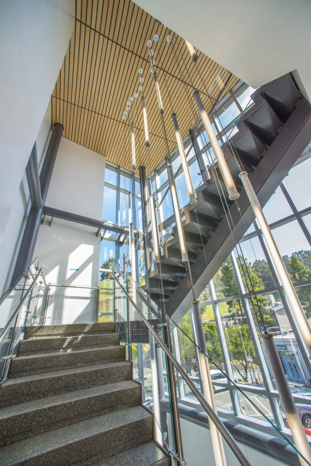 DOE Secretary Helps Usher in New Era of Energy Research at Berkeley Lab ...