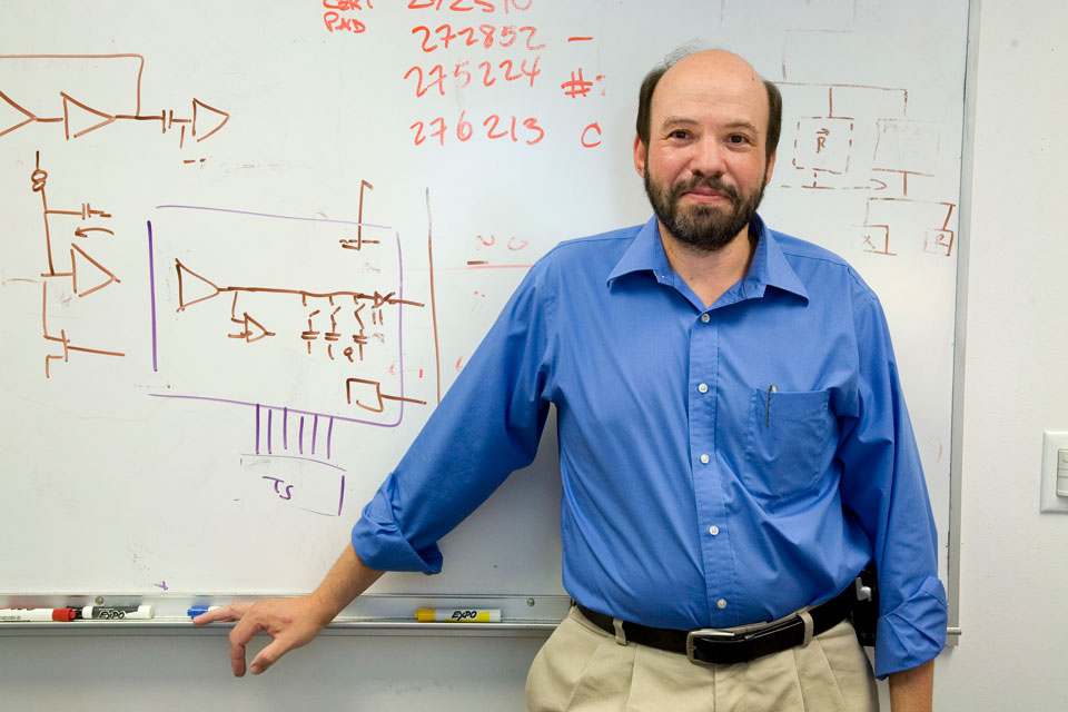 Berkeley Lab Tech Brings Nobel-Winning Cryo-EM Into Sharper Focus ...